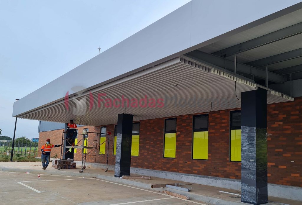 Howard Academy – Fachadas Modernas